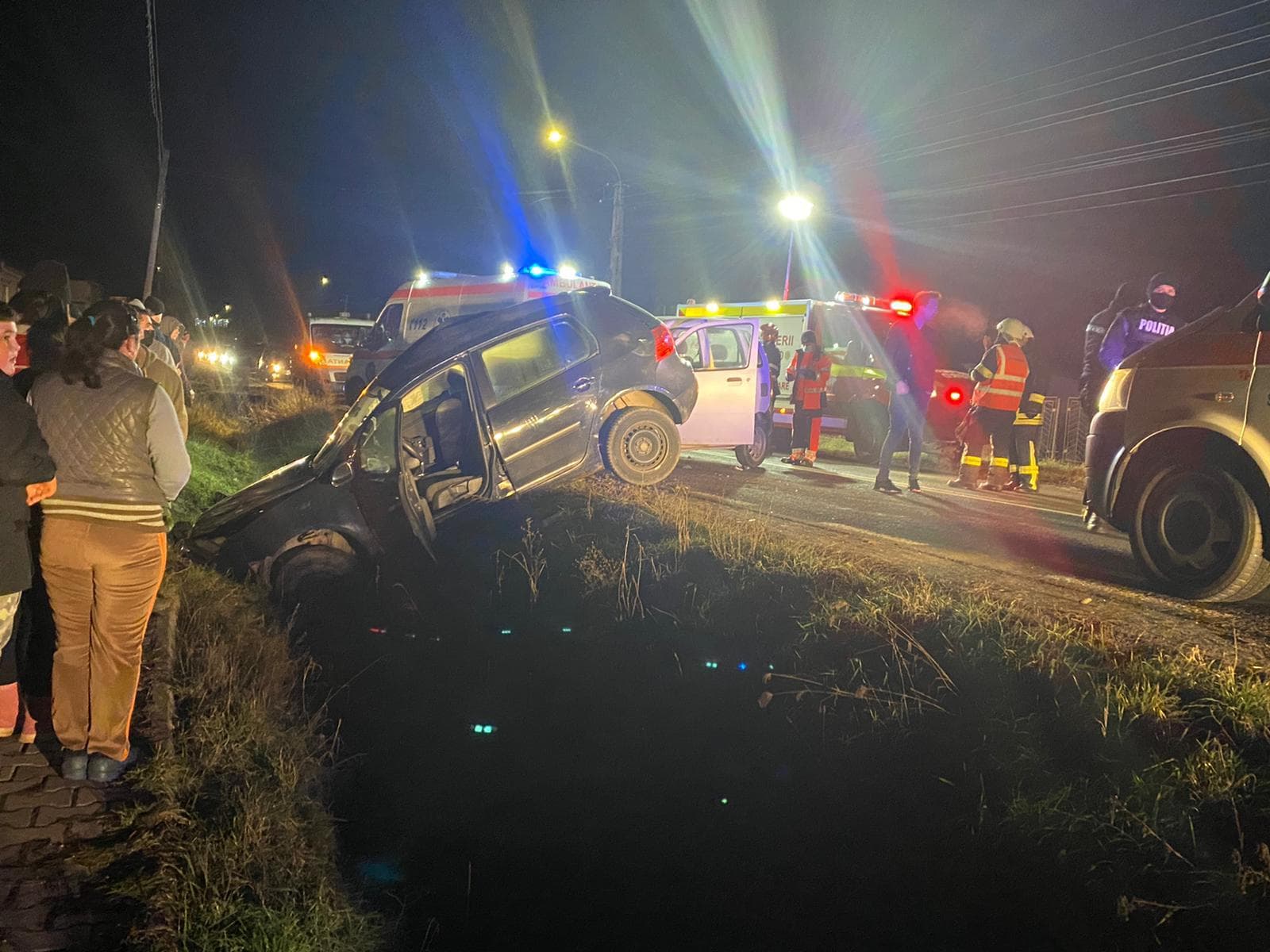 Un șofer care a tăiat imprudent o curba periculoasa a provocat un ...